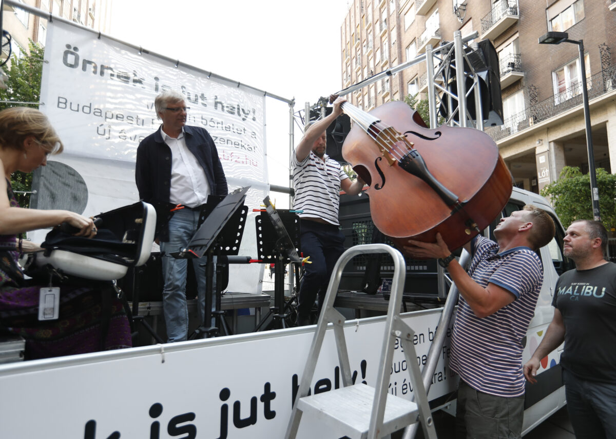 Budapest orchestra performs live concert from moving truck | News ...